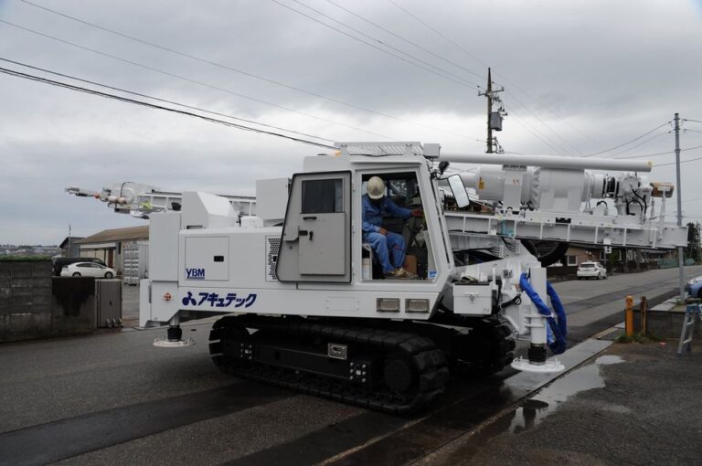 新しいYBM社製の地盤改良機(GI-130)が北陸支店に納車されました。 | アキュテック株式会社